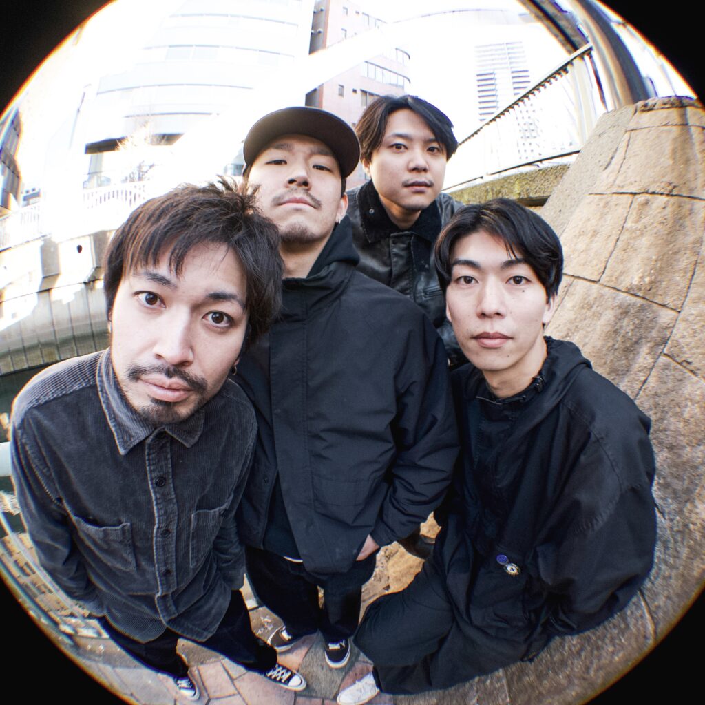 都内を中心に活動する4人組バンド"marbh"。≪グランジ×エモ≫の衝動を昇華させた1stフルアルバム『MARBH』が完成。破壊と情熱、混沌と ...